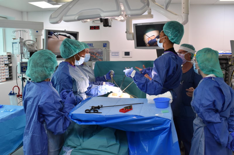 Portes ouvertes du bloc opératoire à la Colline | Retour en images ...